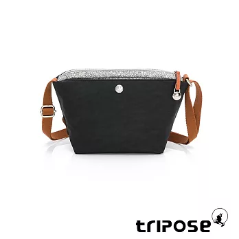 博客來-tripose 漫遊系列三角斜背包 黑