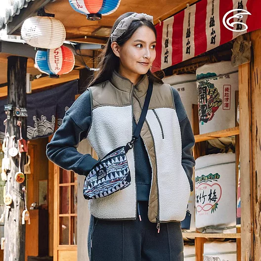 博客來-服飾>機能服/運動服/配件>女上衣>背心